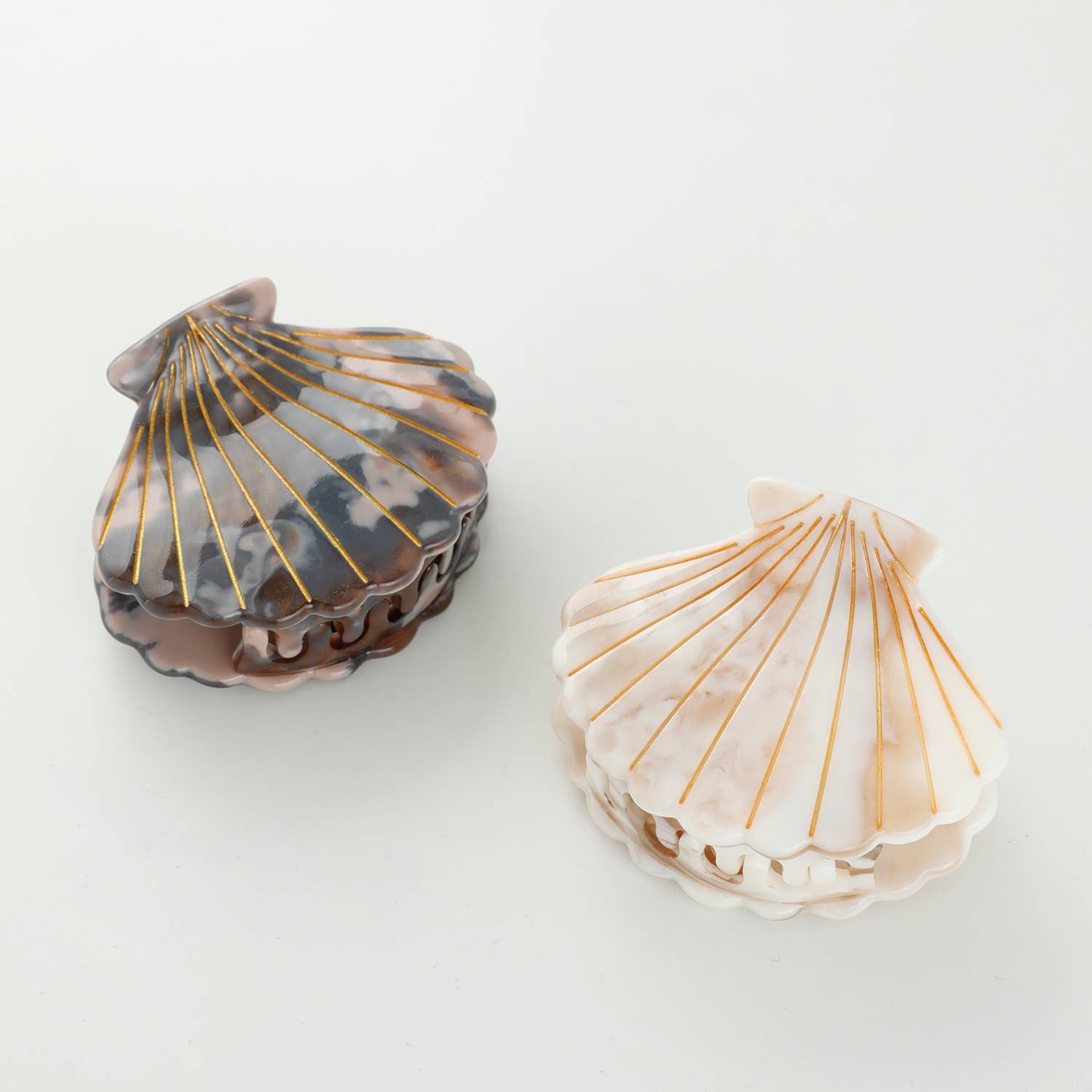 Calacatta Seashell | Hand Painted Seashell Claw Clip – The Market Boutique